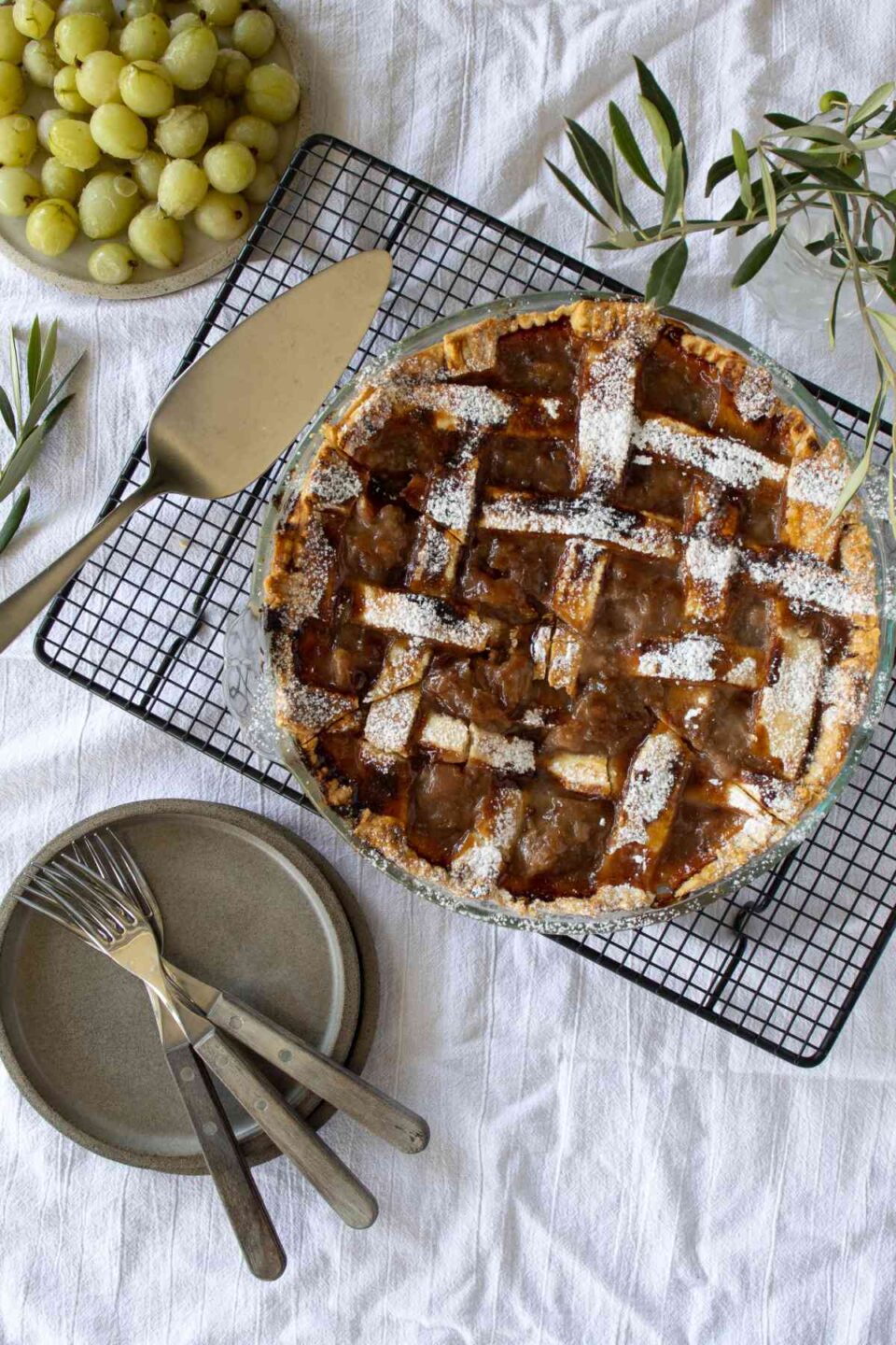 Snow White Gooseberry Pie - Keesha's Kitchen