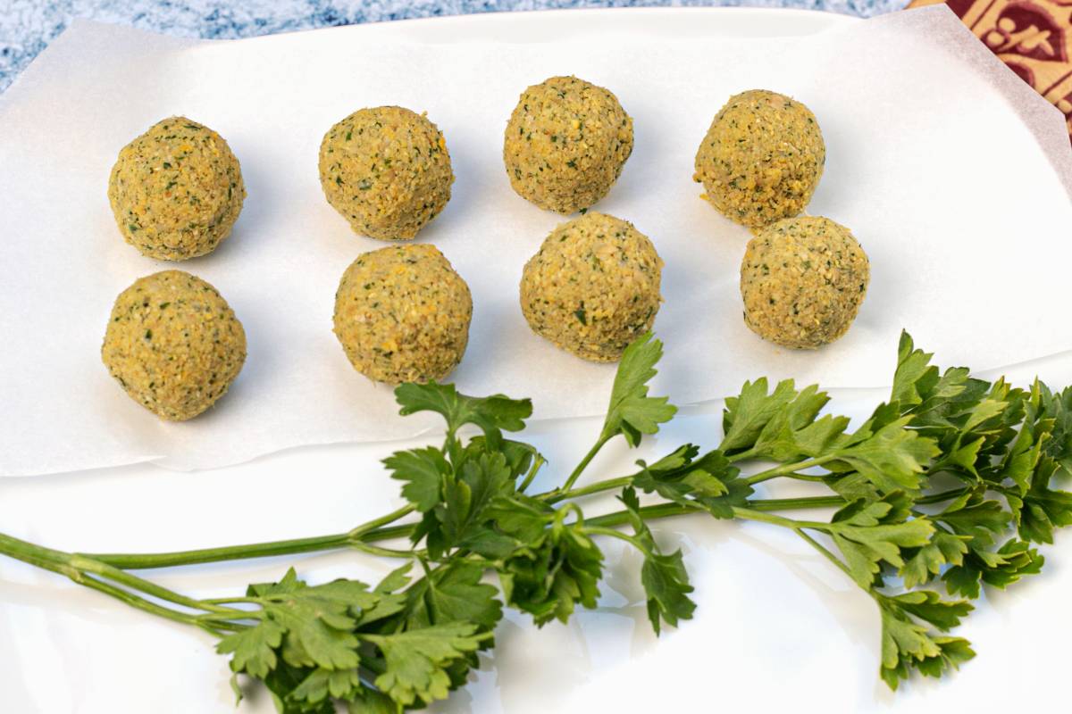 Delicious Falafel Recipe: Make Your Own Falafel at Home! - Keesha's Kitchen