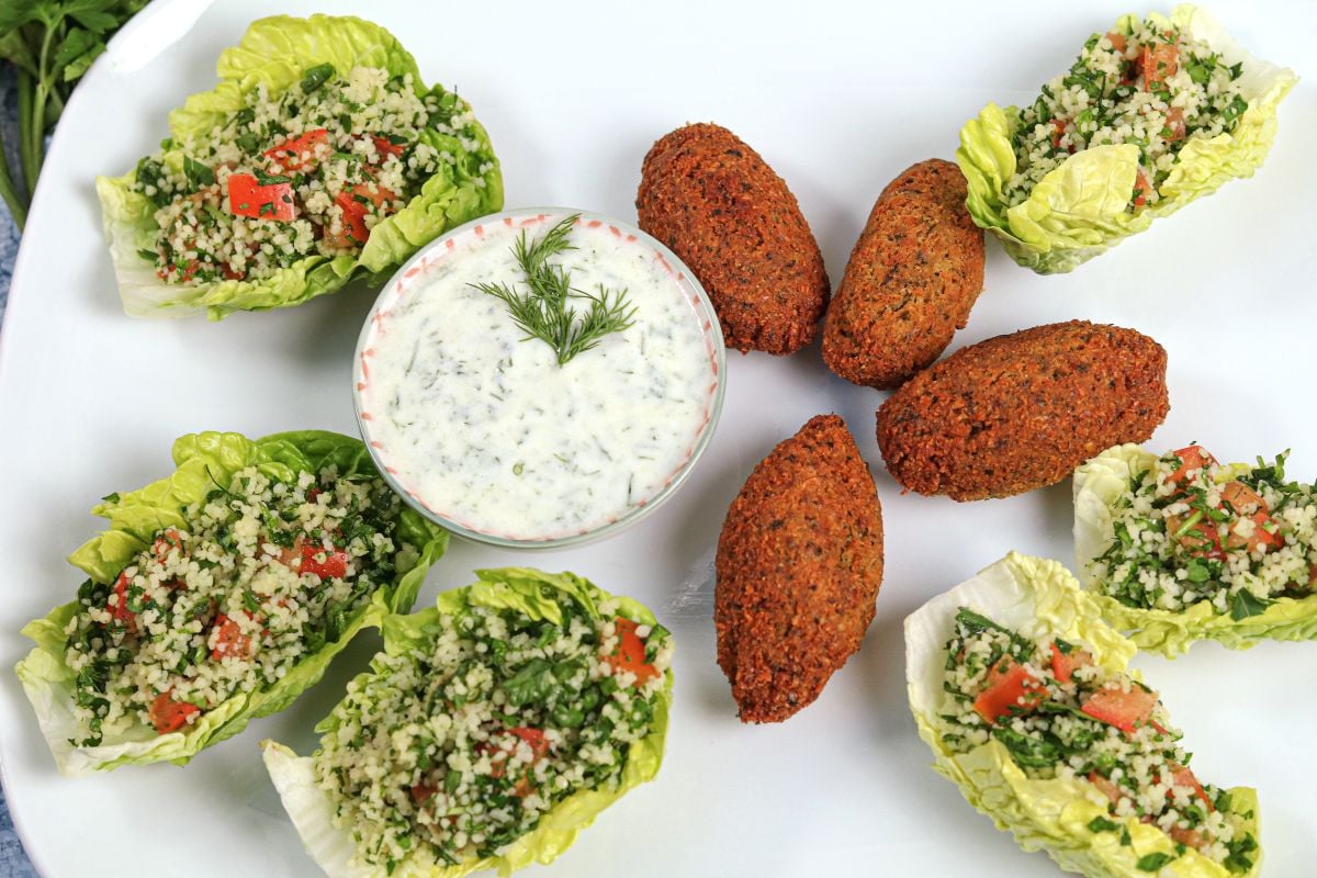 Delicious Falafel Recipe: Make Your Own Falafel at Home! - Keesha's Kitchen