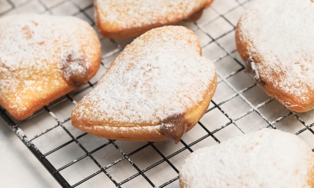 Heart-Shaped Valentine's Beignets Recipe With Delicious Filling