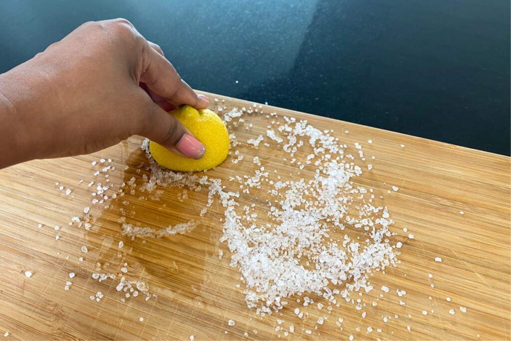 Cleaning Wooden Cutting Board: Quick & Easy Guide